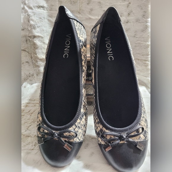 Vionic | Shoes | Vionic Womens Ballet Flat Black Snake Spark Minna Shoe ...
